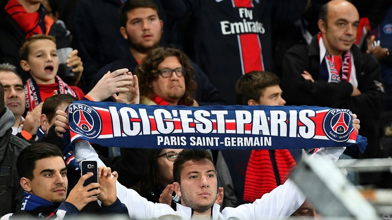 PSG contre supporters, bataille autour du slogan "Ici c'est Paris ...