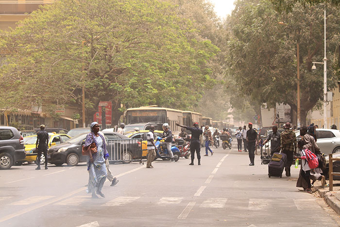 LE CENTRE-VILLE DE DAKAR, ENTRE SURVEILLANCE POLICIERE ET EMBOUTEILLAGE ...