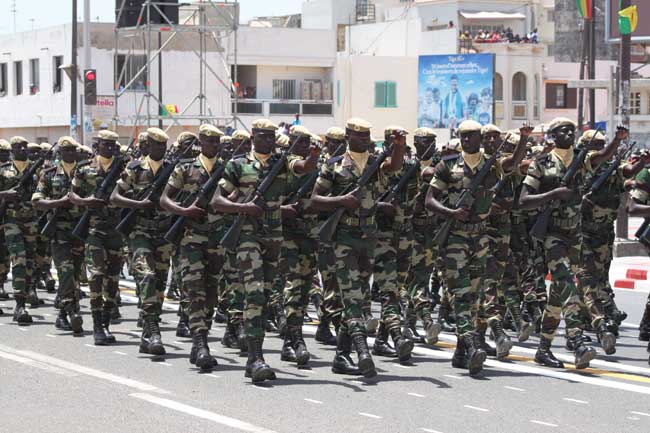 PLUS DE 1.800 MILITAIRES ET PARAMILITAIRES AU DÉFILÉ DU 4 AVRIL | SenePlus